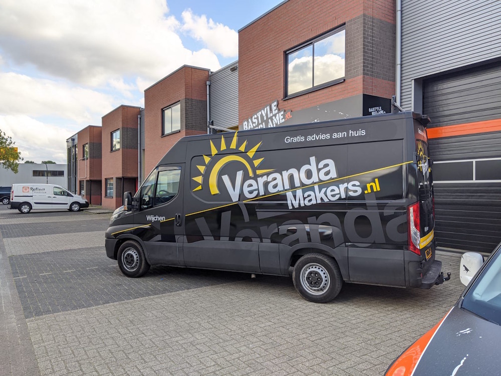 Deze nieuwe bus van Veranda Makers Wijchen ziet u steeds vaker ...